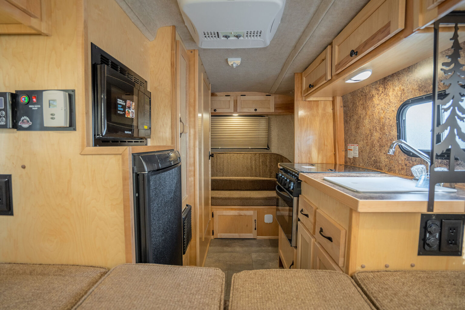 Scamp 16 Fiberglass Lightweight Travel Trailer Camper with Bathroom, AC ...