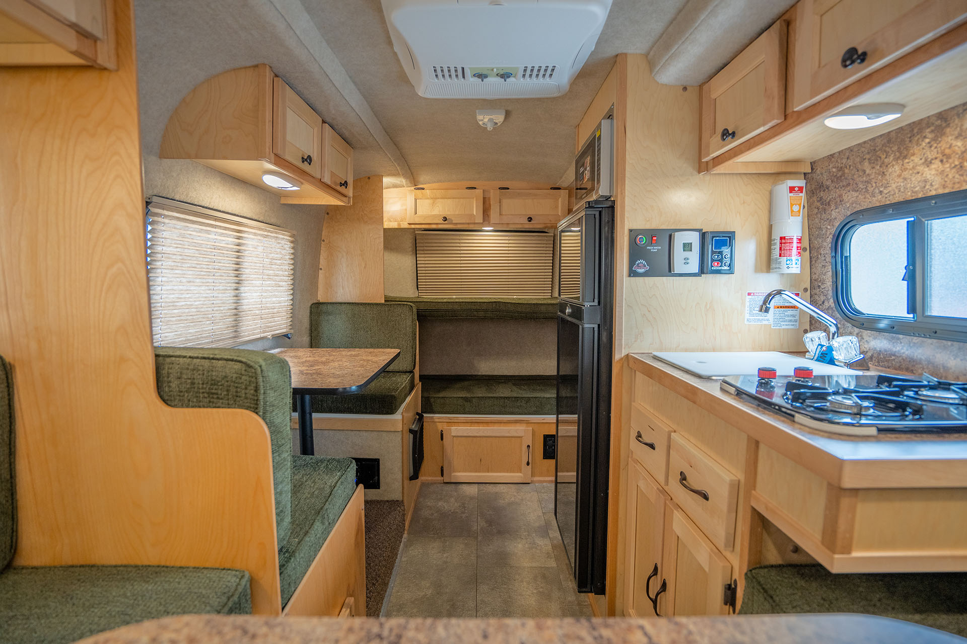 16' Deluxe Layout D - Scamp Trailers