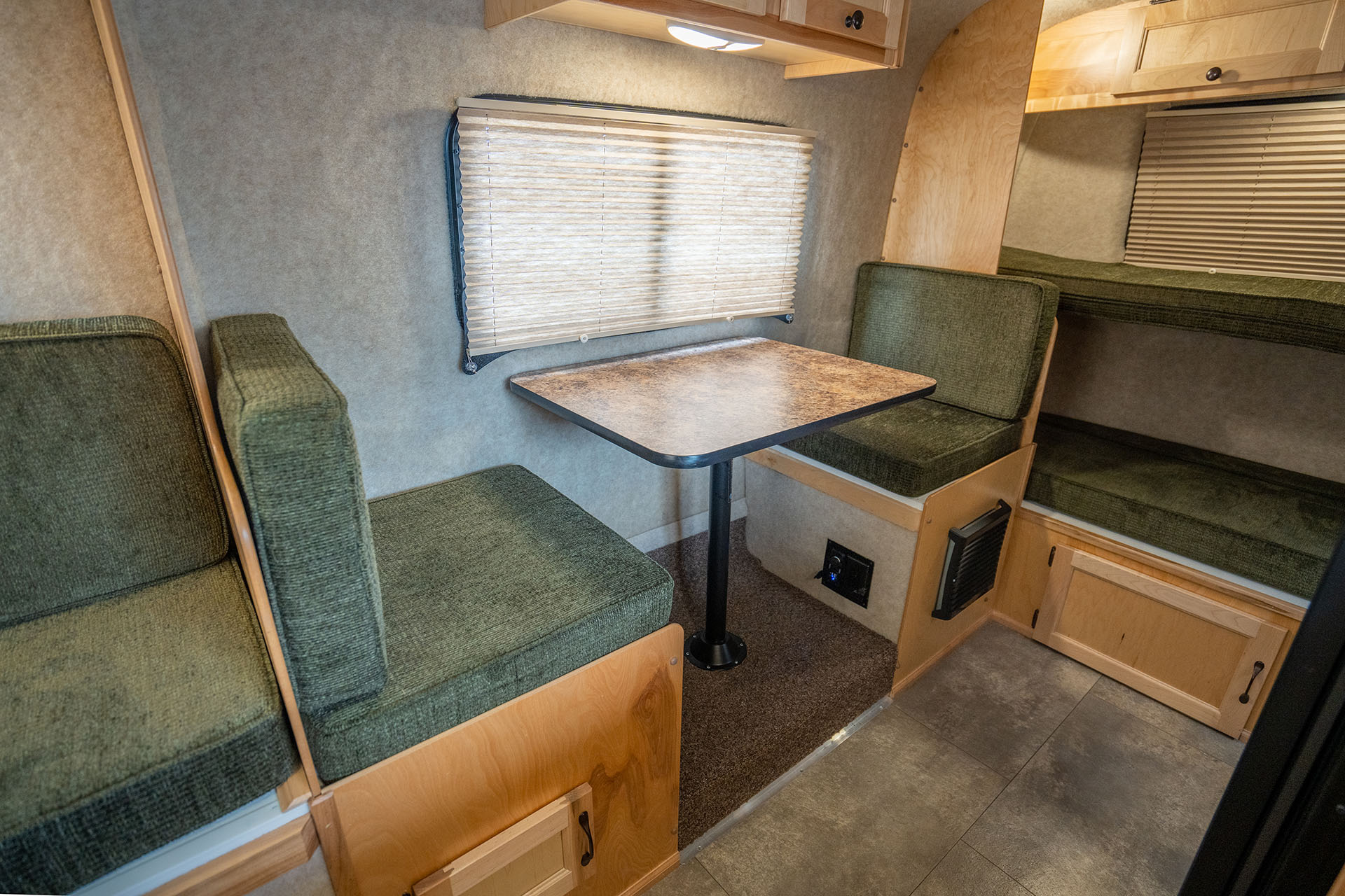 16' Deluxe Layout D - Scamp Trailers