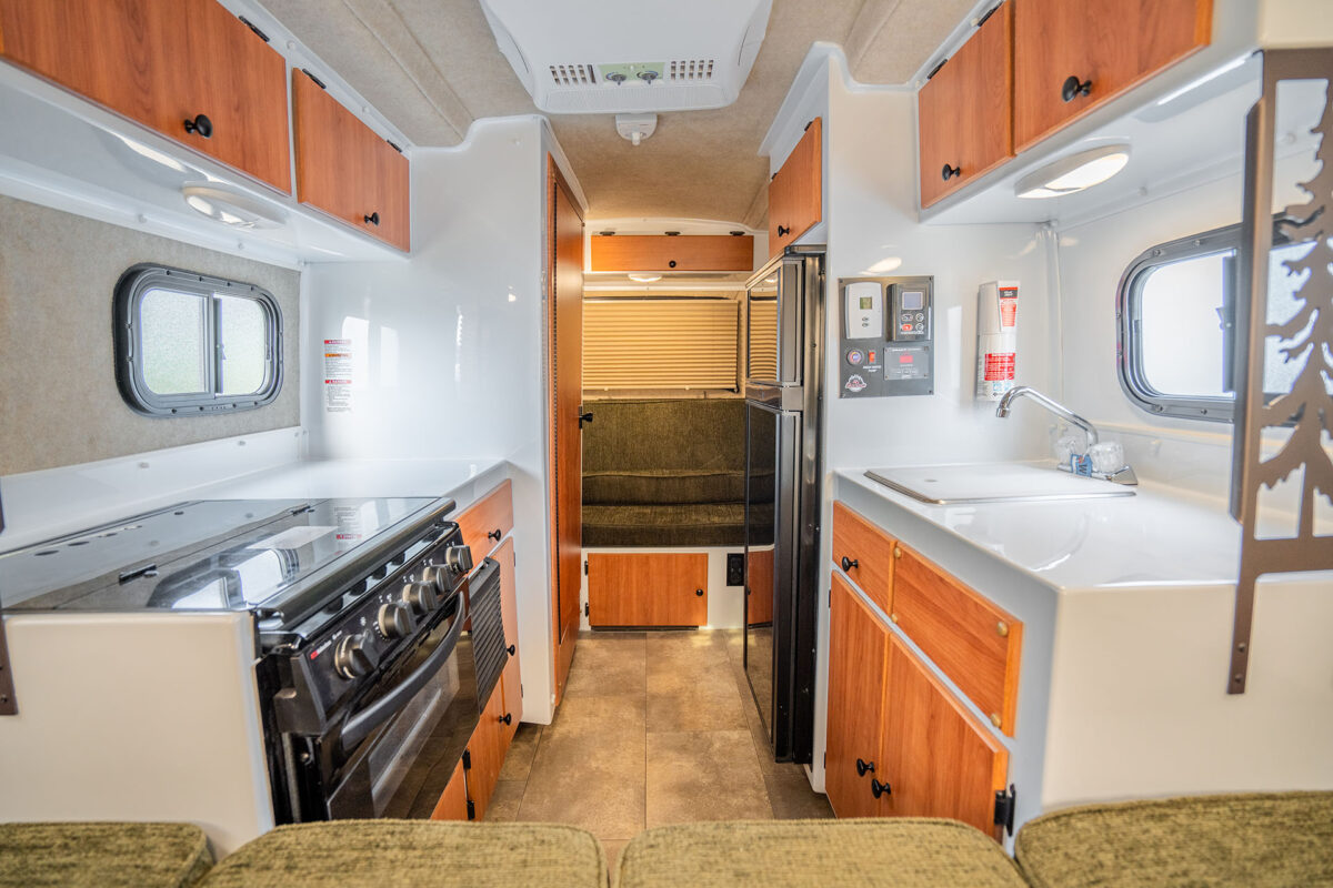 16' Layout 4 - Scamp Trailers