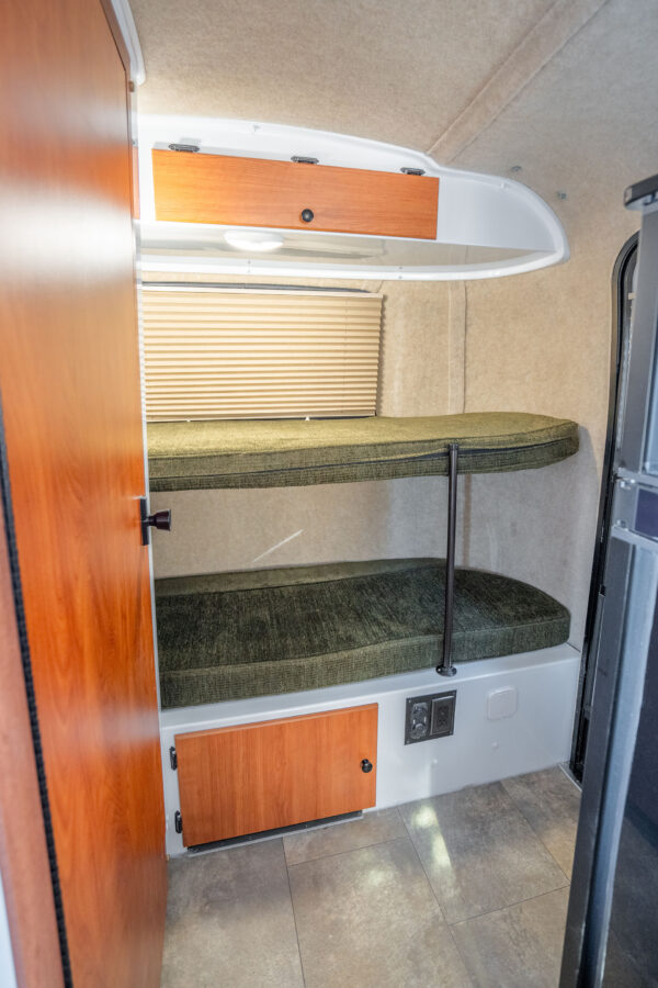 16' Layout 4 - Scamp Trailers