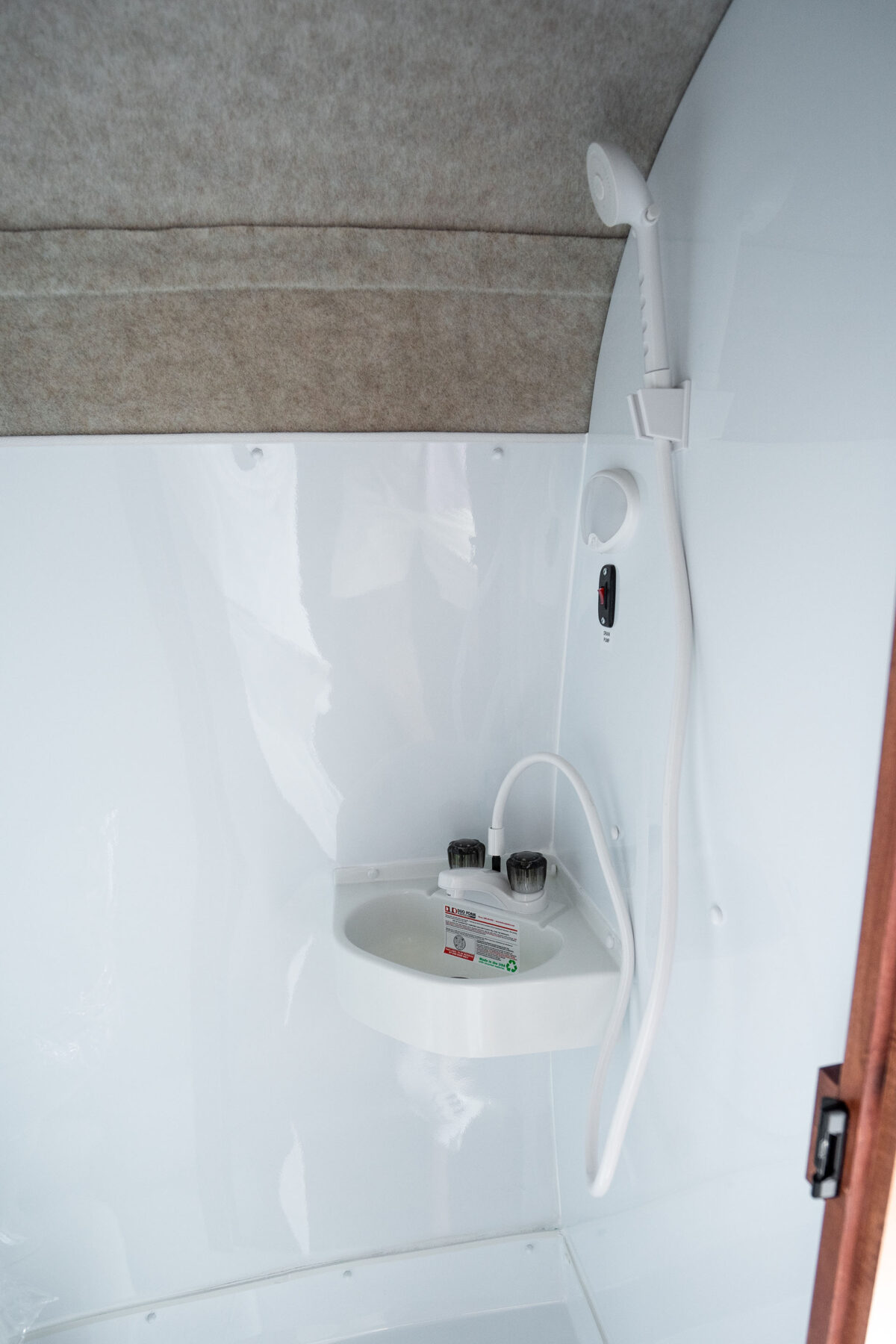 16' Layout 5 - Scamp Trailers