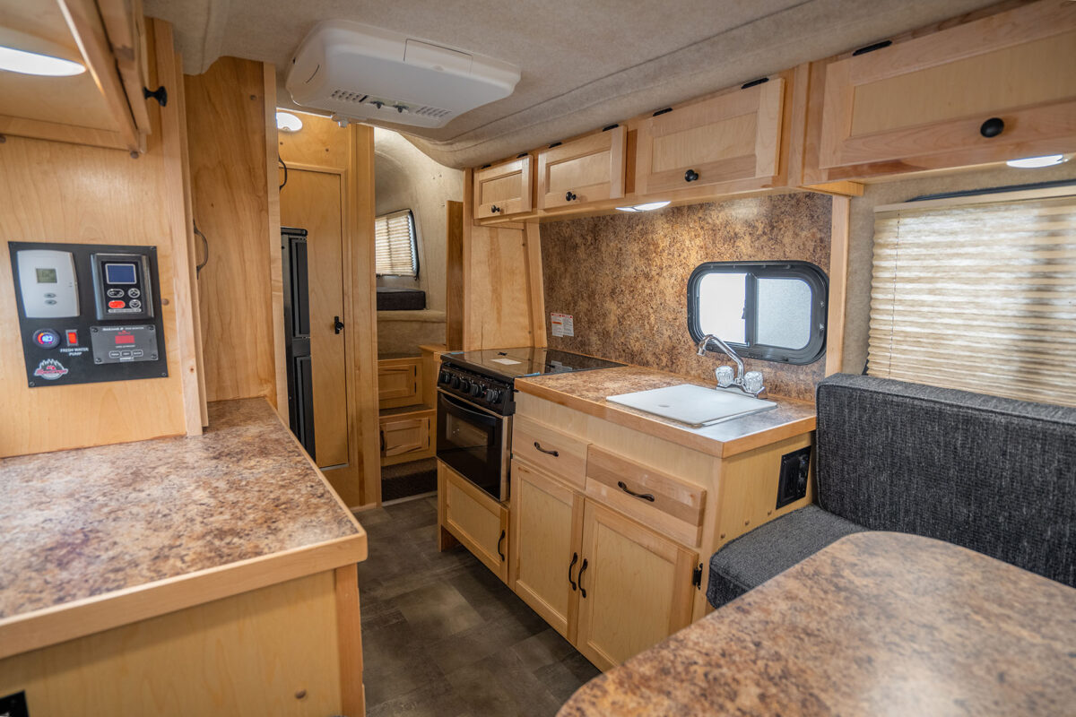 19' Deluxe Layout A - Scamp Trailers