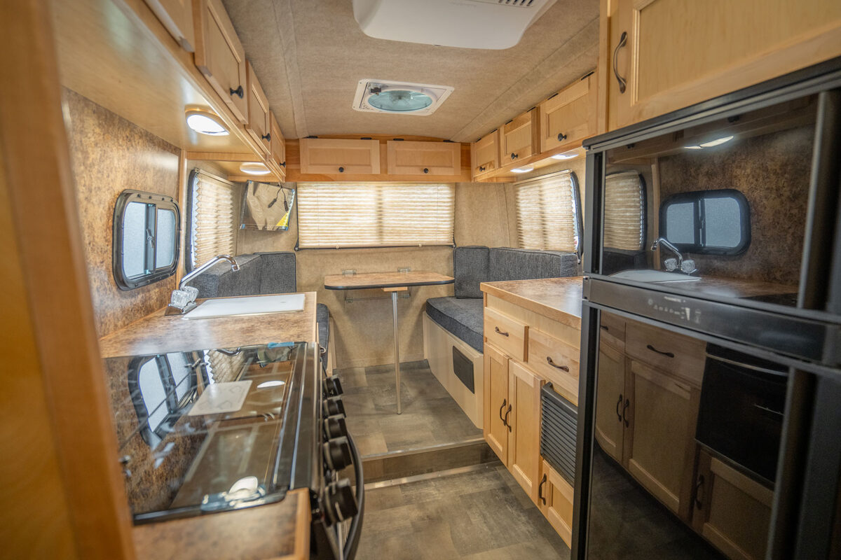 19' Deluxe Layout A - Scamp Trailers