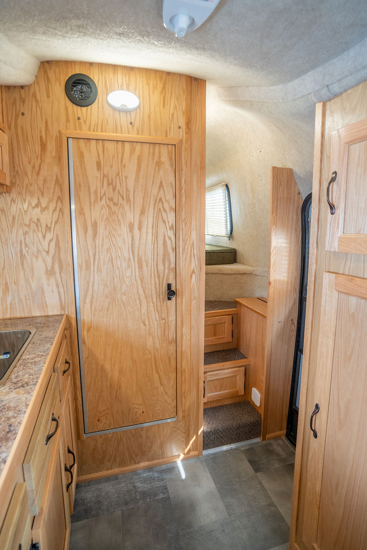 19' Deluxe Layout B - Scamp Trailers