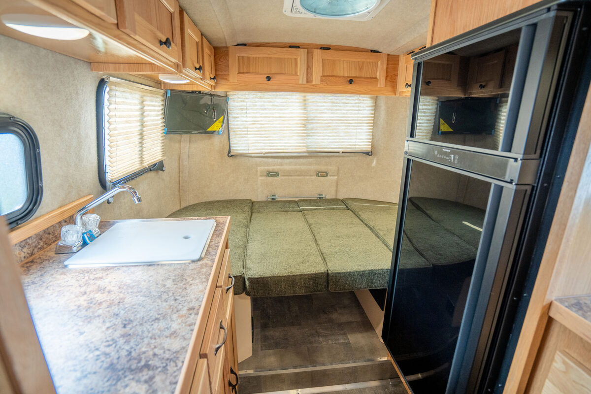 19' Deluxe Layout B - Scamp Trailers