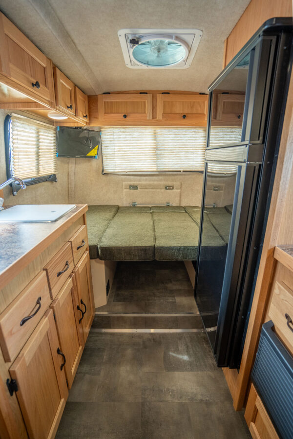 19' Deluxe Layout B - Scamp Trailers