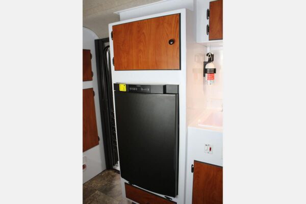 16' Layout 6 - Scamp Trailers